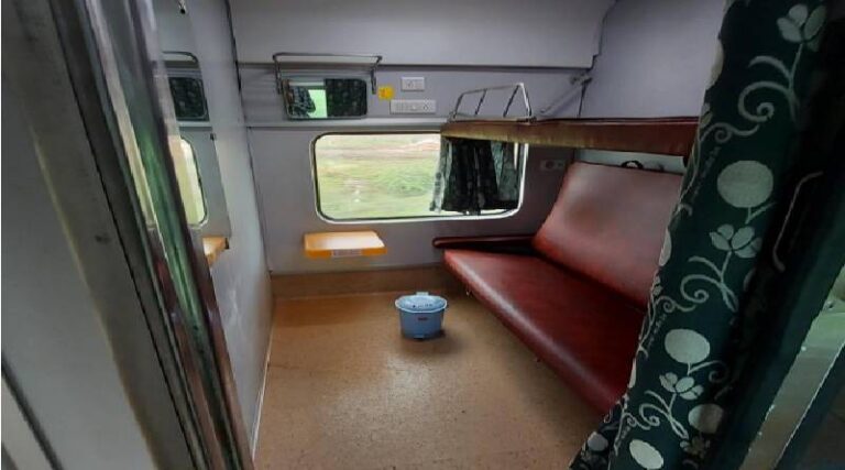 1st AC, 2nd AC और 3rd AC Coach में क्या अंतर होता है, जानें इन तीनों ...